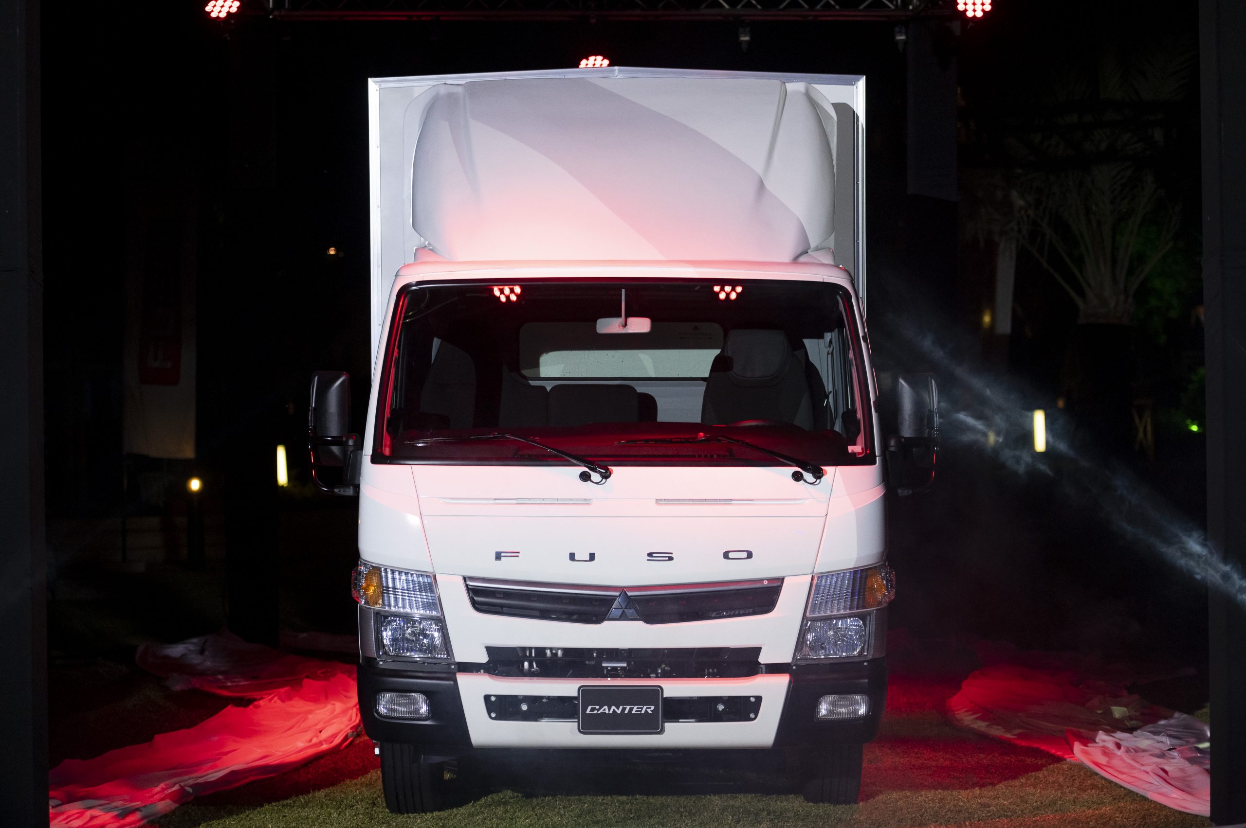 Mitsubishi Fuso launches the first light-duty Euro V truck in the UAE ...