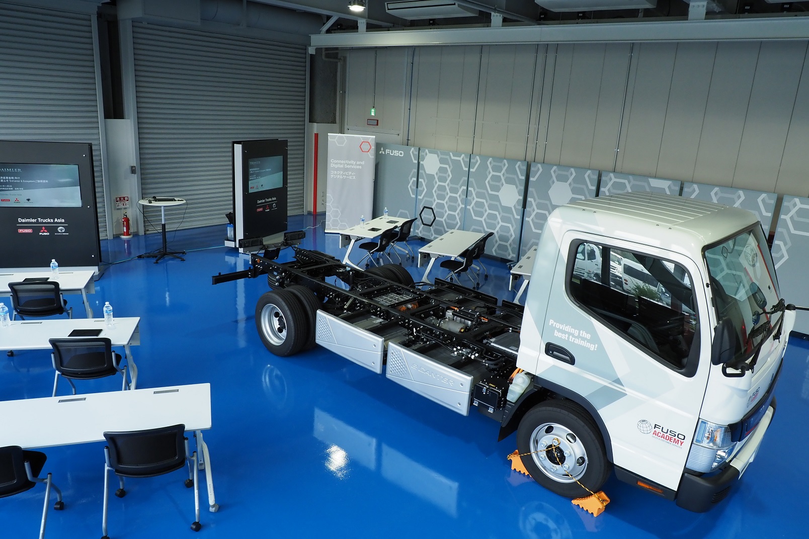 eMobility “Customer Experience Center” Established by Mitsubishi Fuso ...