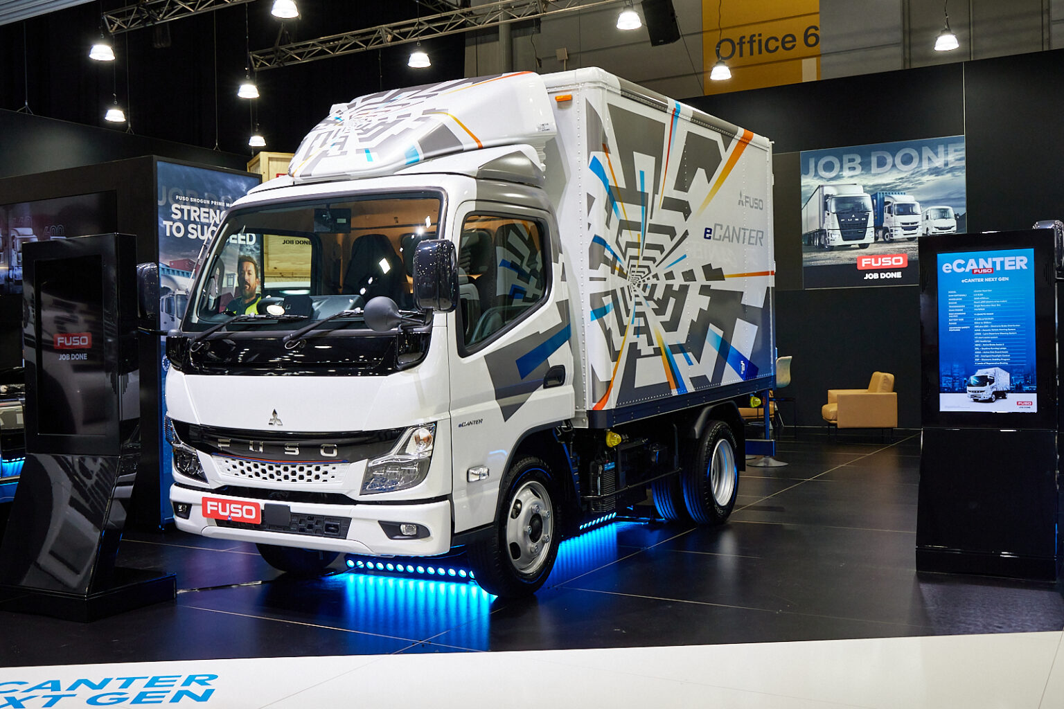 The new eCanter makes its first appearance in Australia at the Brisbane Truck Show | Mitsubishi ...