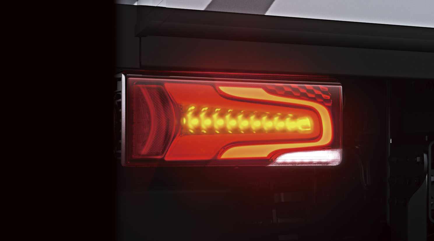 Mitsubishi Fuso launches the new light-duty Canter truck in Japan ...